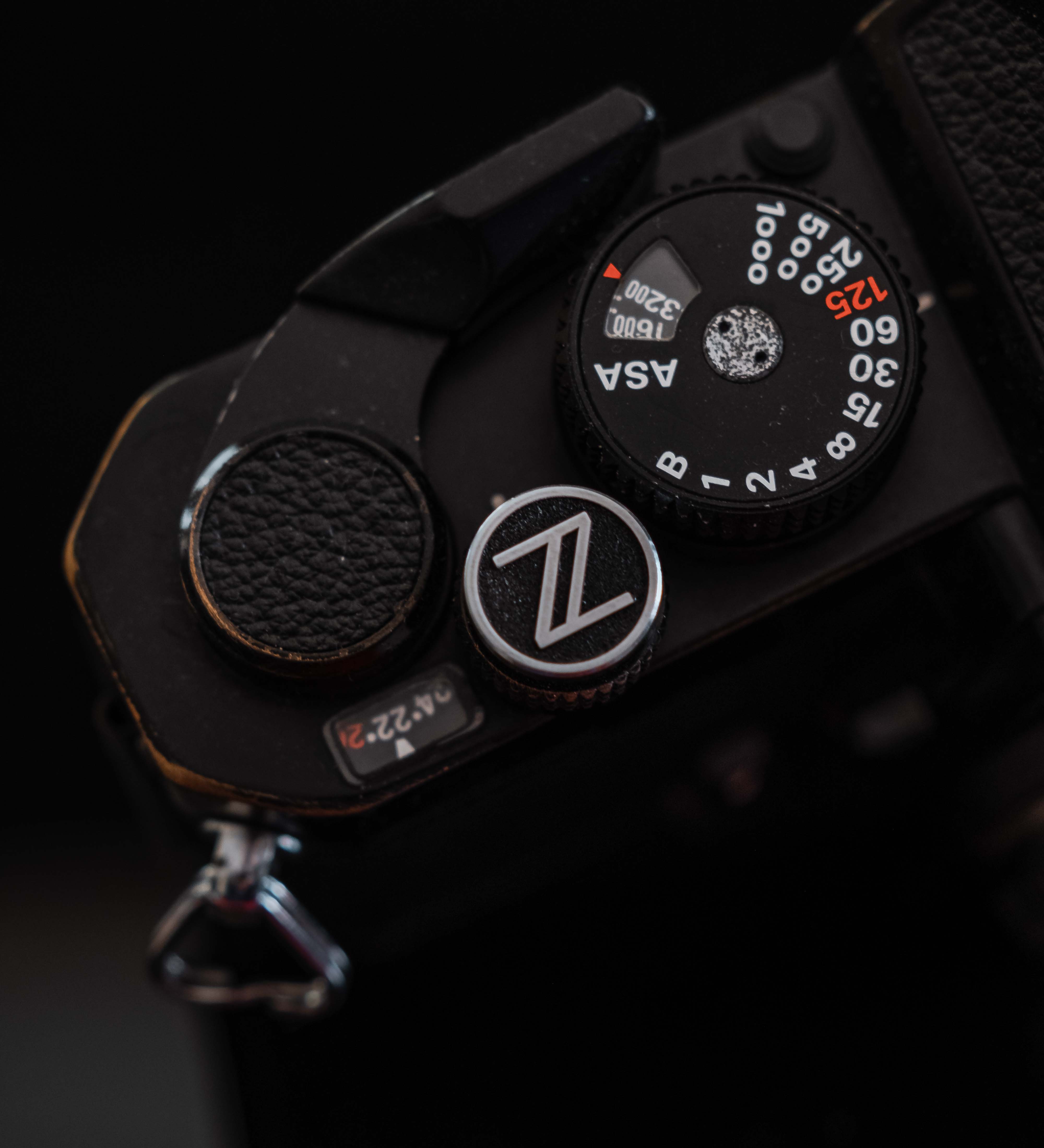 Silver Z Soft Release Button – Hyperion Handmade Camera Straps
